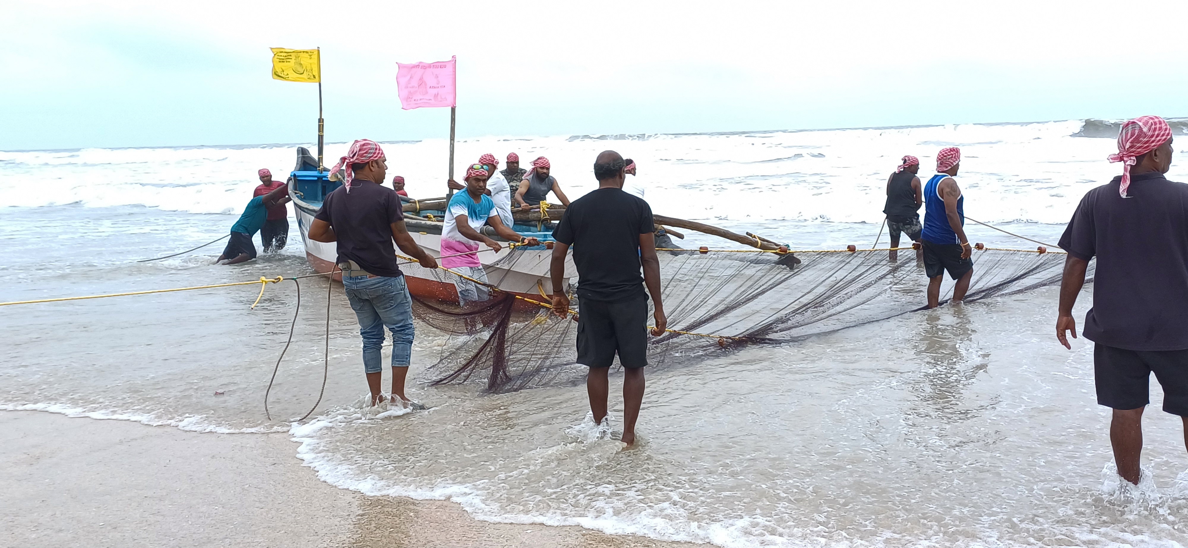 The Goan EveryDay: Fishermen pray for calm seas, bountiful catch