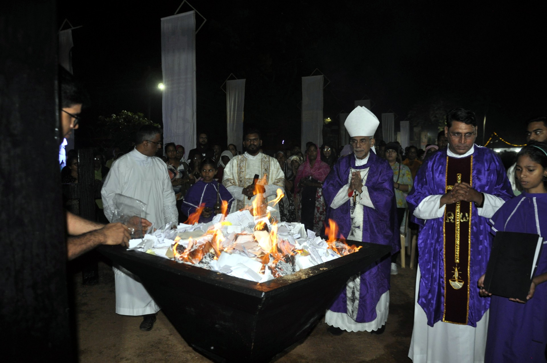 The Goan EveryDay: Sea of devotion as thousands undertake pilgrimage of ...