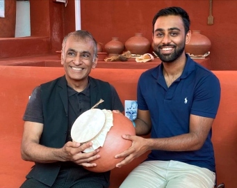 The Goan EveryDay: UK Goan who studied Ghumot awaits GI tag for instrument