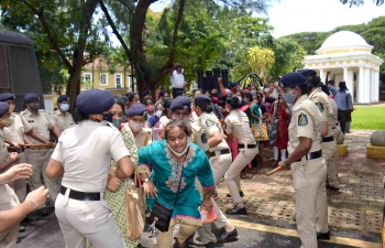 The Goan EveryDay: Para teachers arrested; have given them best deal: CM