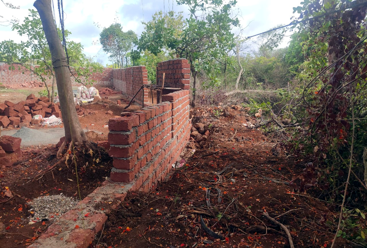 The Goan EveryDay: PWD accused of building wall in private property