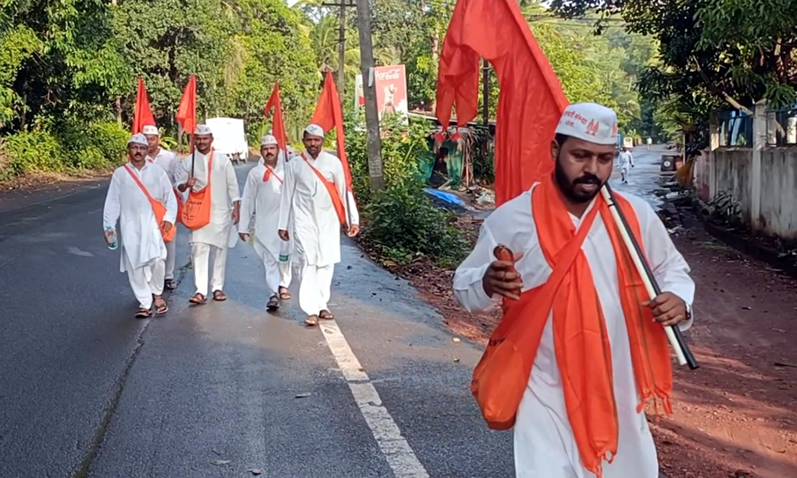 The Goan EveryDay: Devotees on walking pilgrimage from Mormugao to ...