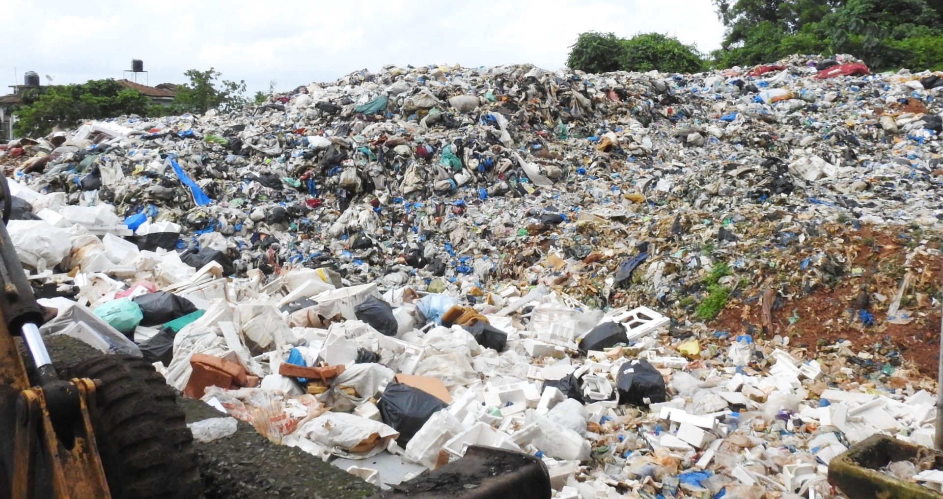 The Goan EveryDay: First vehicle load with Sonsodo wet waste ...
