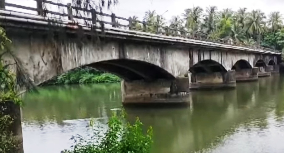 The Goan EveryDay: Locals feel govt should build parallel bridge at Assolna