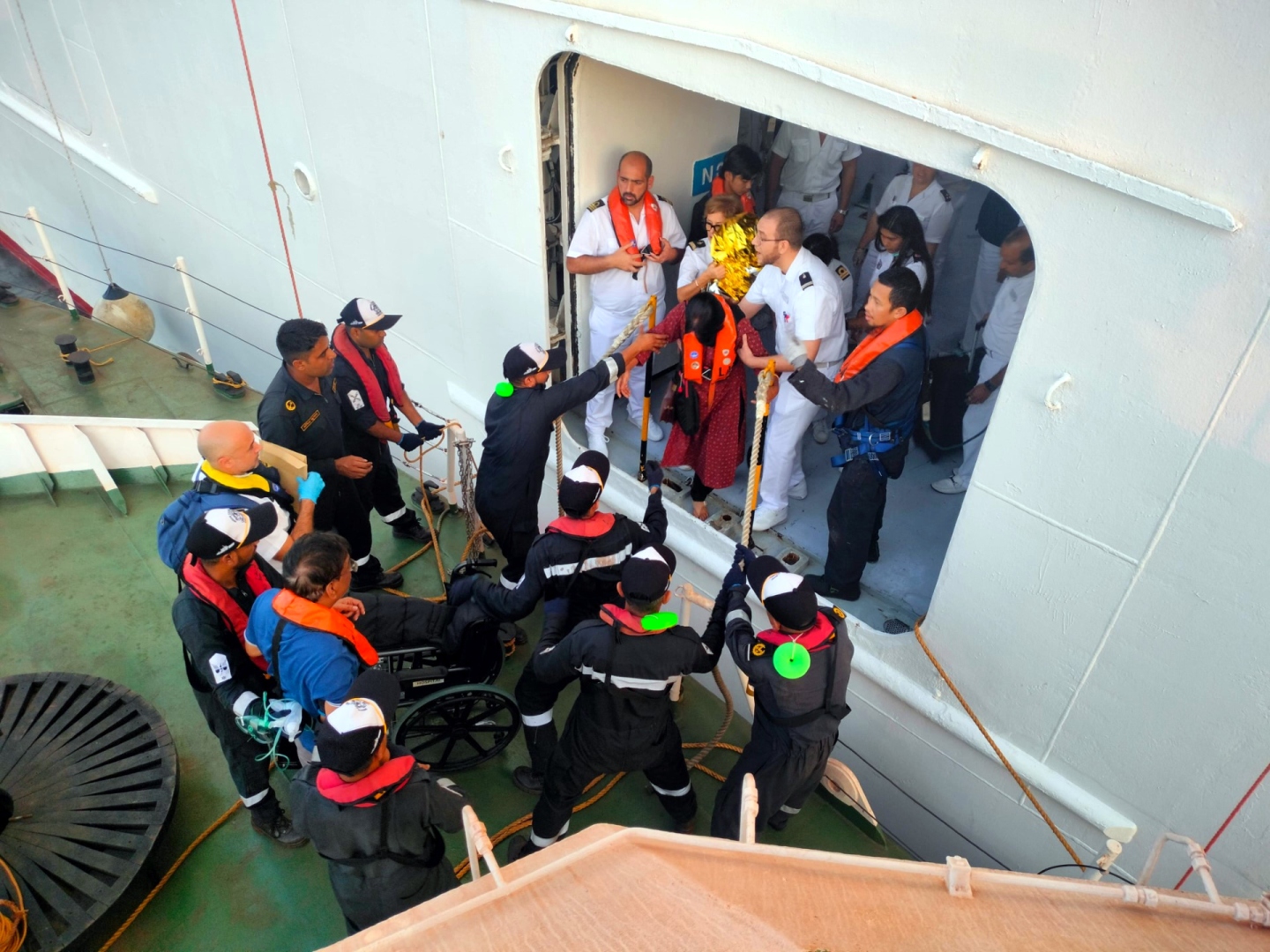 The Goan EveryDay: Coast Guard rescues Indian passenger from cruise liner
