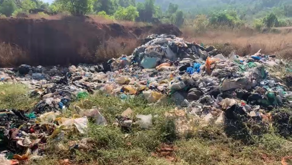 The Goan EveryDay: Waste mound pops up near Cuncolim industrial estate ...