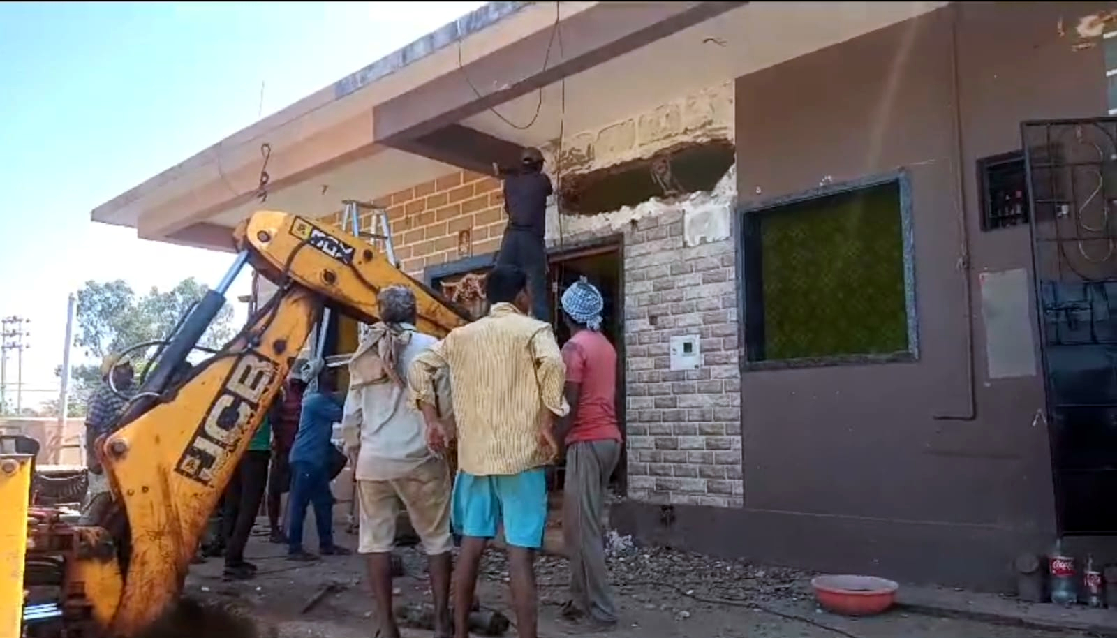 The Goan EveryDay: Demolition drive continues at Dabolim airport funnel ... The Goan EveryDay: Demolition drive continues at Dabolim airport funnel ...