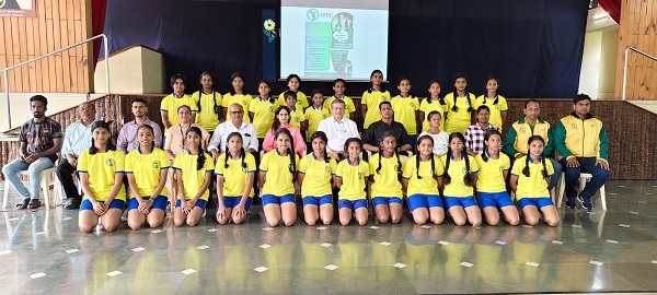 The Goan EveryDay: ﻿Aldona GFDC centre hosts football kit distribution