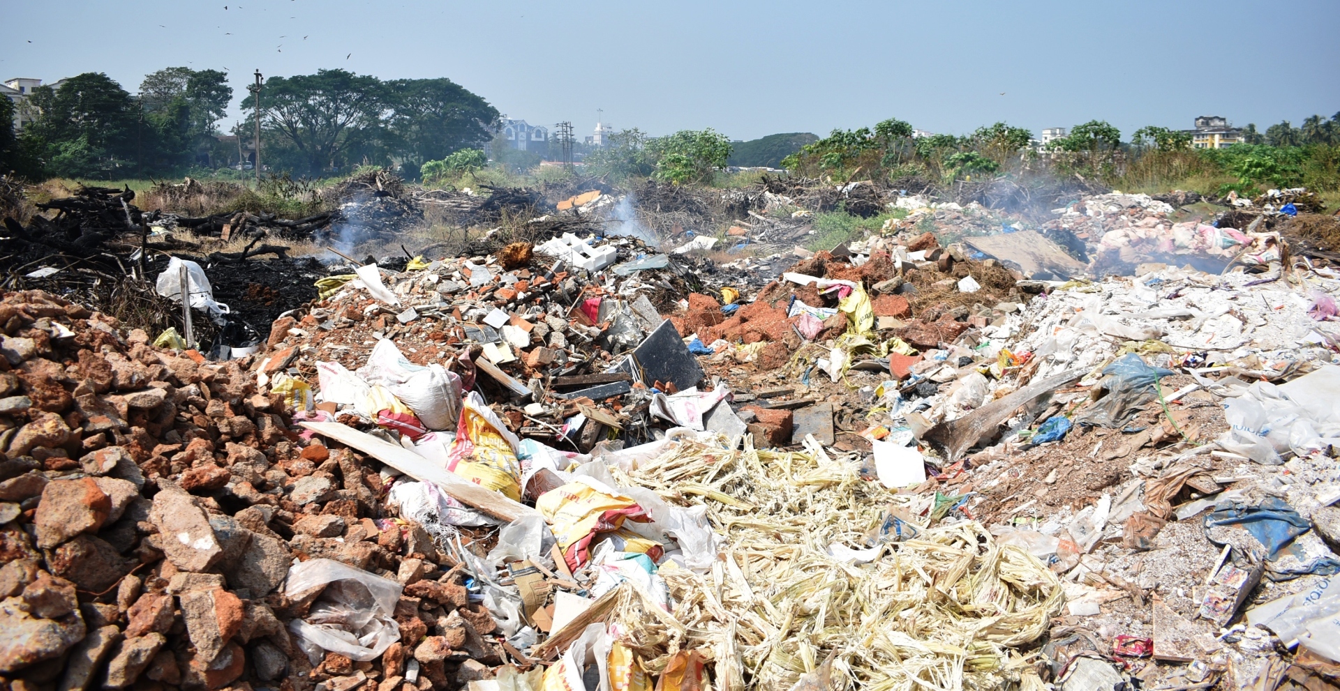 The Goan EveryDay: Fire breaks out at waste dump on SAG-owned land in ...