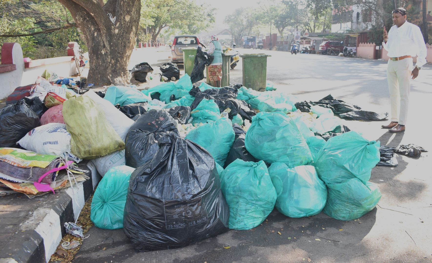 The Goan EveryDay: Waste dump at dark spot in Borda sparks outrage