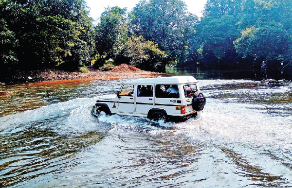 The Goan EveryDay: Bumpy jeep rides to Dudhsagar waterfalls are here again