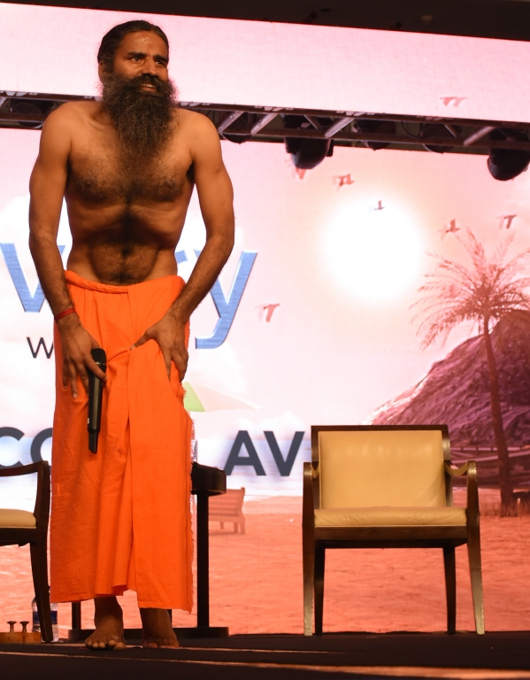 The Goan EveryDay: Baba Ramdev bends at Goa Fest, dents MNCs