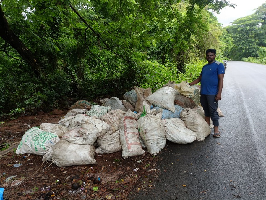 The Goan EveryDay: Comba ring road waste collected in bags, but awaits ...