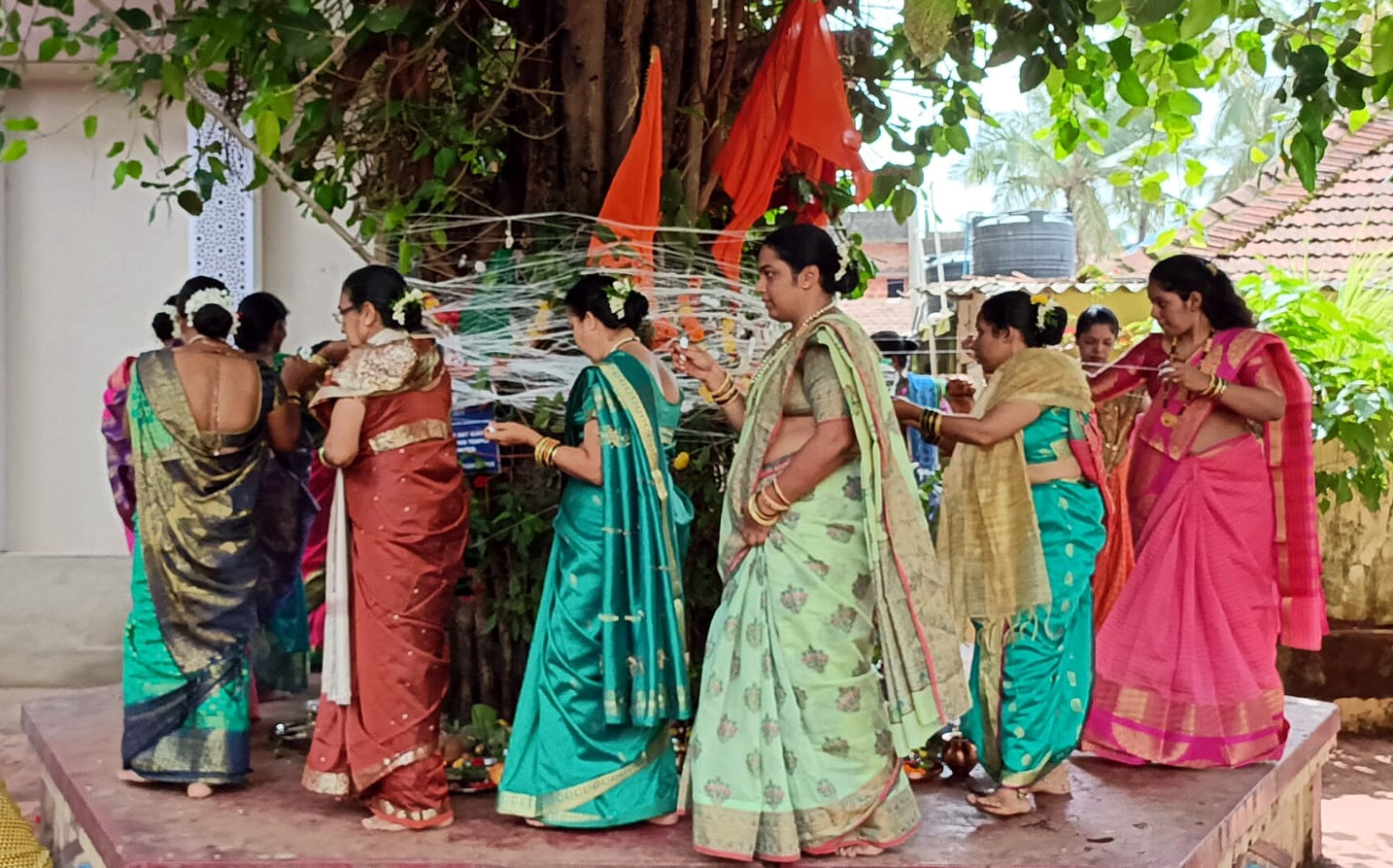 The Goan EveryDay: Hundreds of women celebrate Vata Poornima fest in Vasco