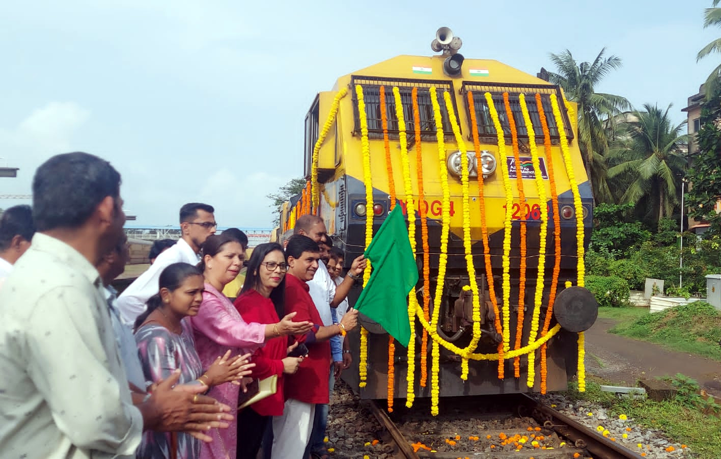 The Goan EveryDay: Special train flagged off from Vasco for Vailankanni