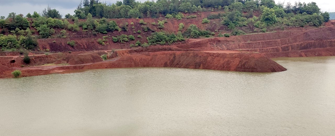 The Goan EveryDay: Water-filled pits at quarries pose threat in Pissurlem