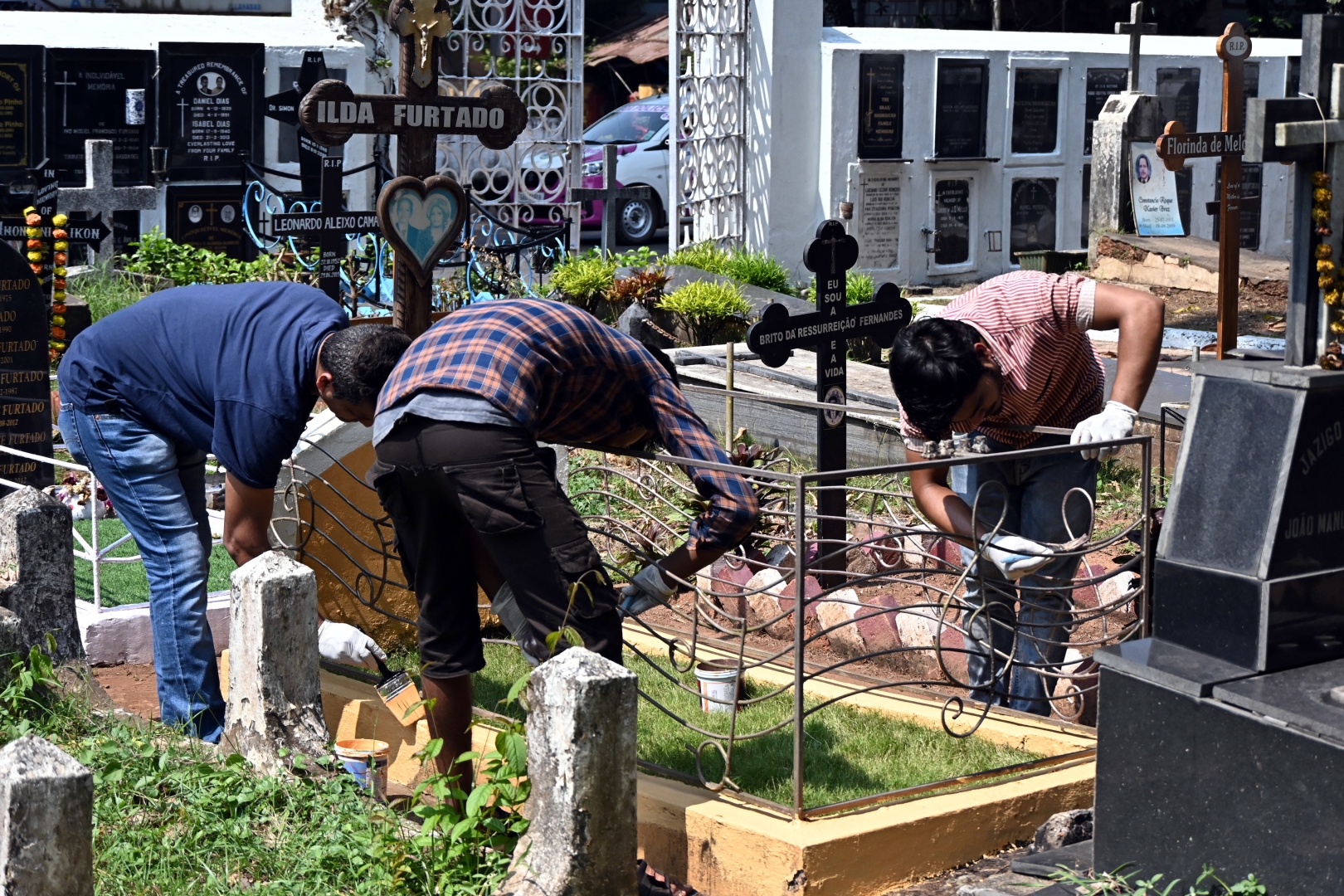 The Goan EveryDay: Invoking the Saints, Praying for the Dead