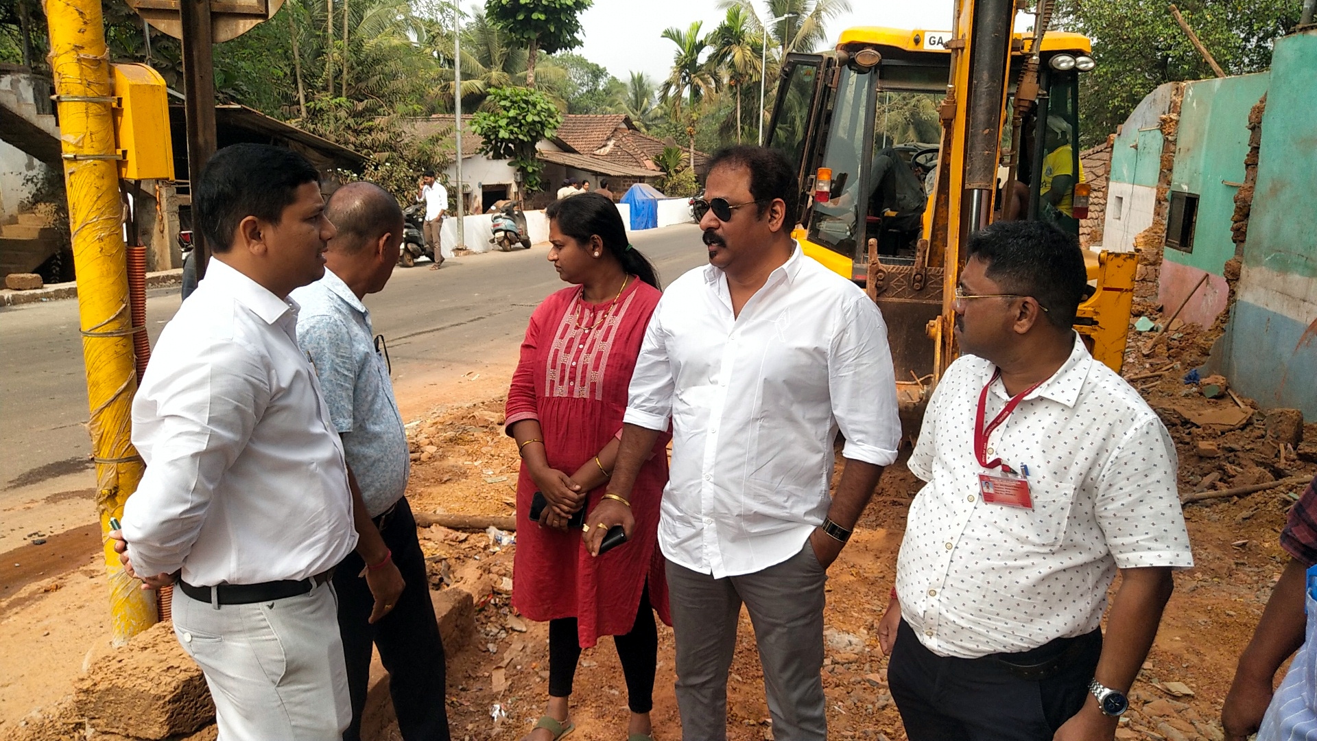 The Goan EveryDay: 2 structures demolished for road-widening work at Mopa