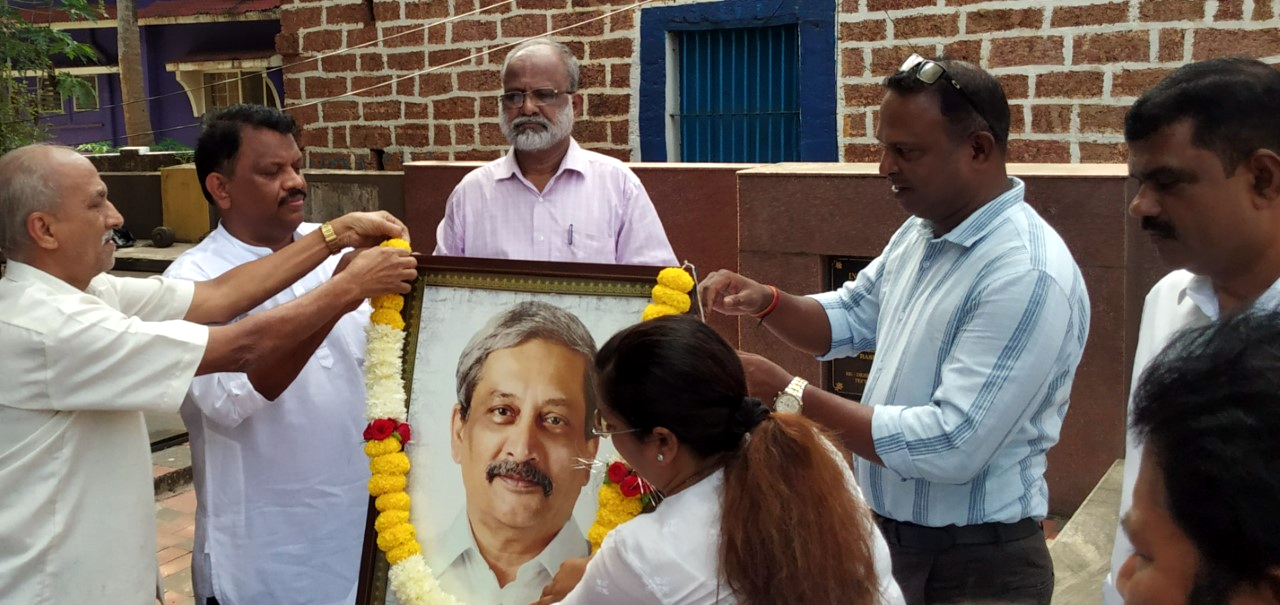 The Goan EveryDay: A project will be named after Parrikar in Parra ...