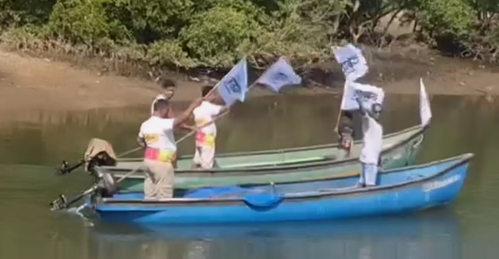 The Goan EveryDay: Fishermen row fishing canoes on Sal to spread ...