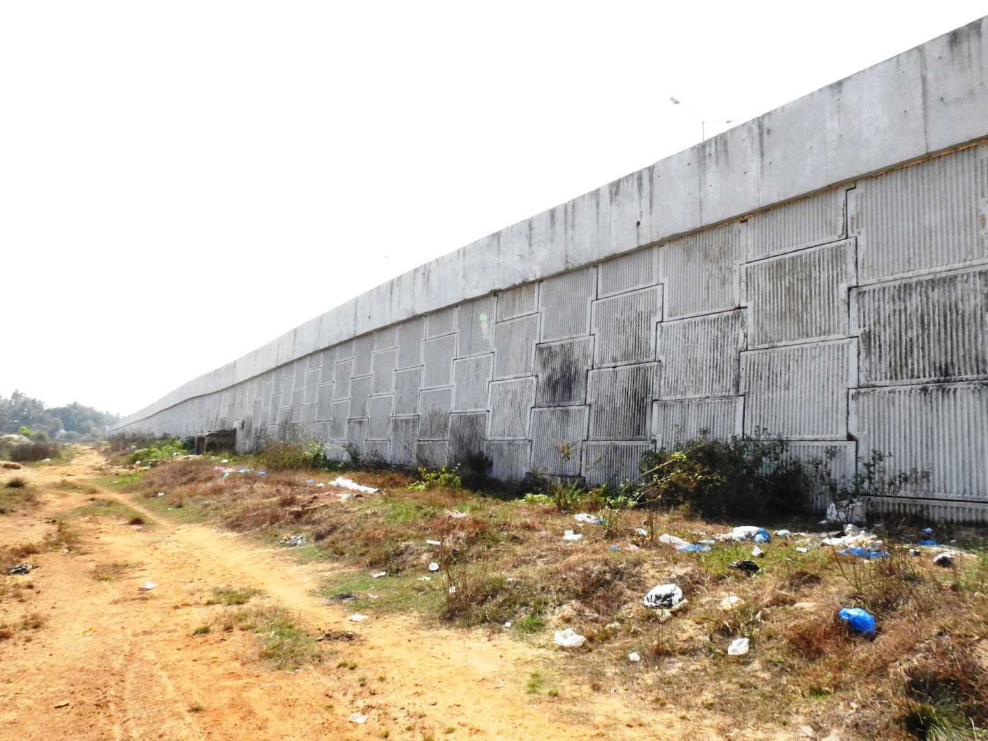 The Goan EveryDay: Is embankment taking shape along Tolleaband-Benaulim ...