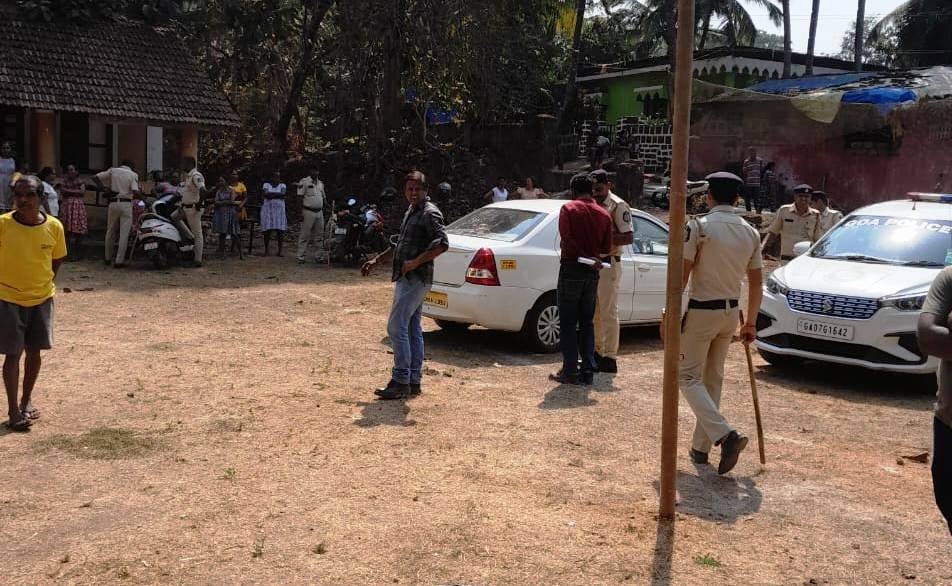 The Goan EveryDay: Uproar in Velim over tower construction at Govt school