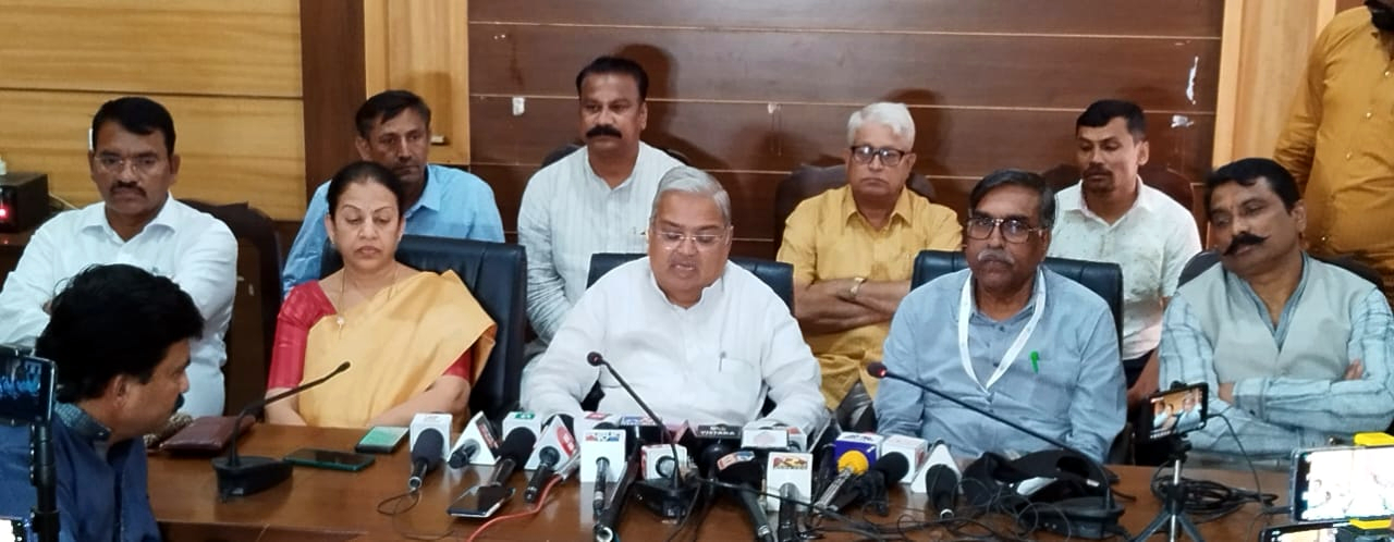 The Goan EveryDay: PRAWAH to help Karnataka get its share of water: Karjol