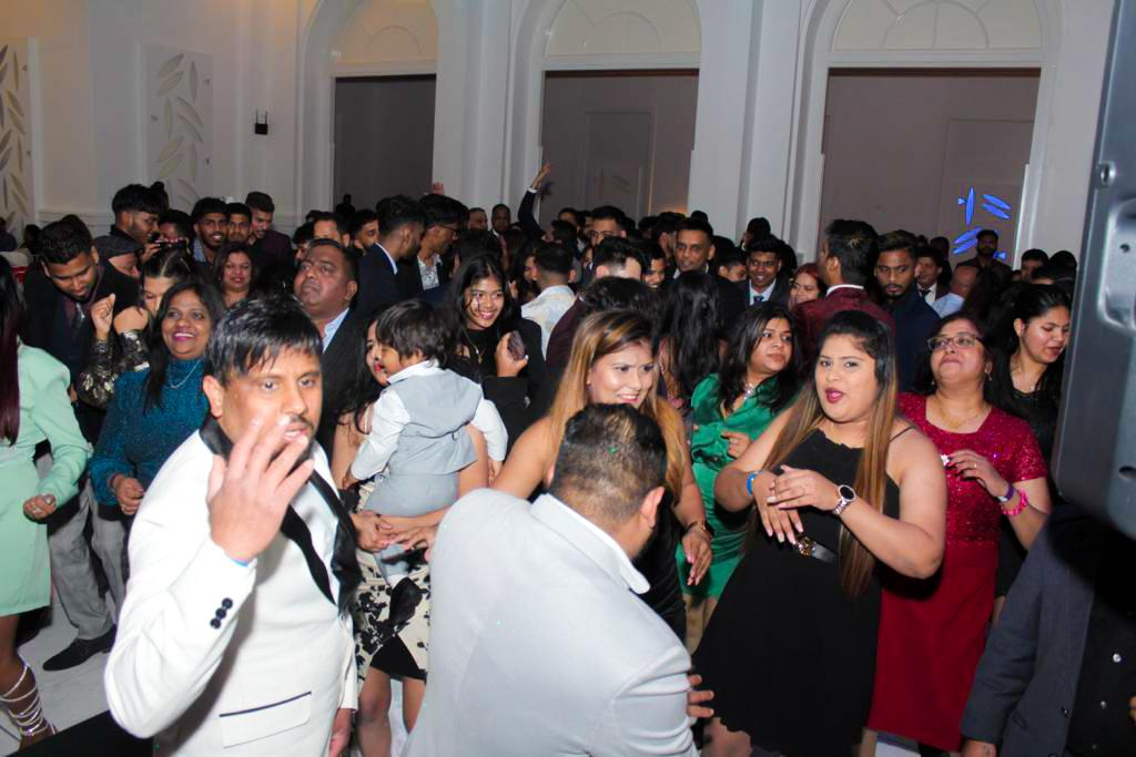 The Goan EveryDay: ﻿Mark Revlon wows Goan crowds at Easter in UK